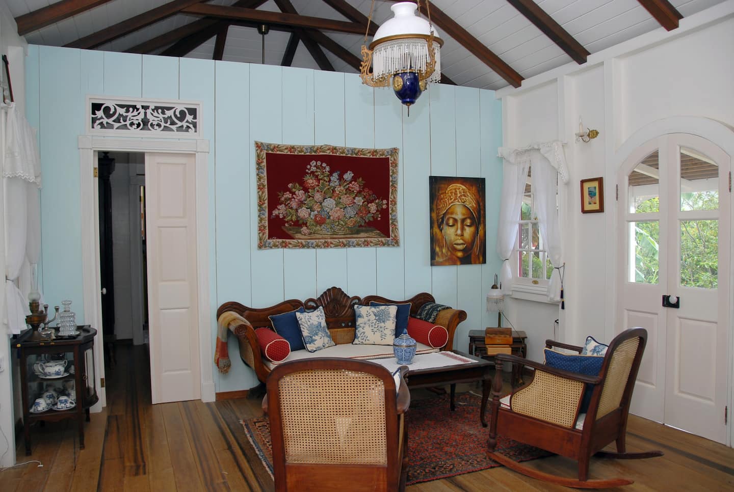 House on the Path | Saba Tourism