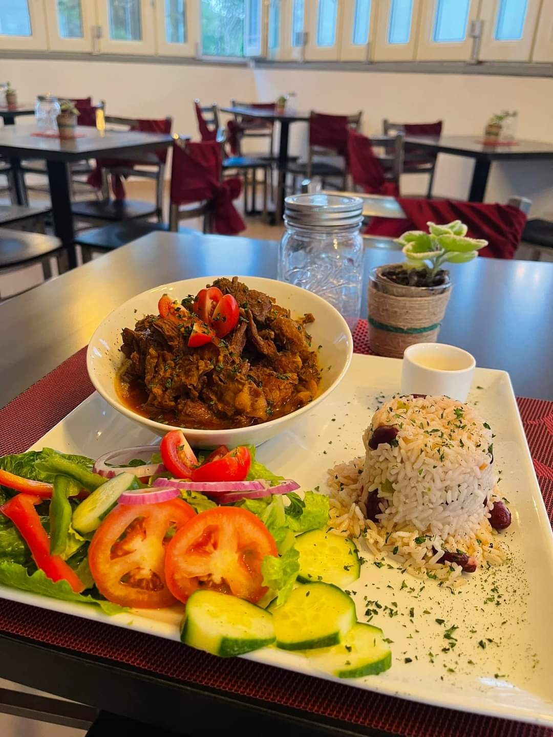 Liam's Cuisine Bar & Restaurant | Saba Tourism