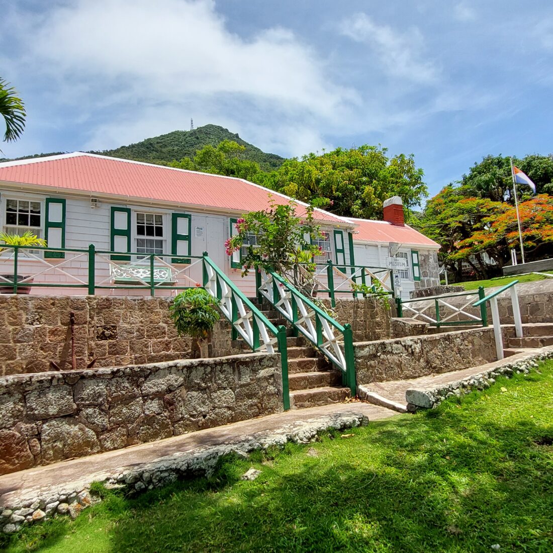 Saba Tourism - Big Adventure Small Island